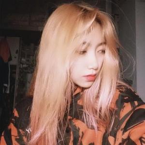 奇奇怪怪的蜡笔小婉 