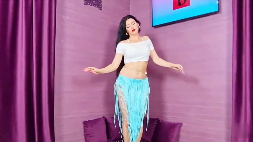 阿拉伯风情肚皮舞:美女舞姿动人
