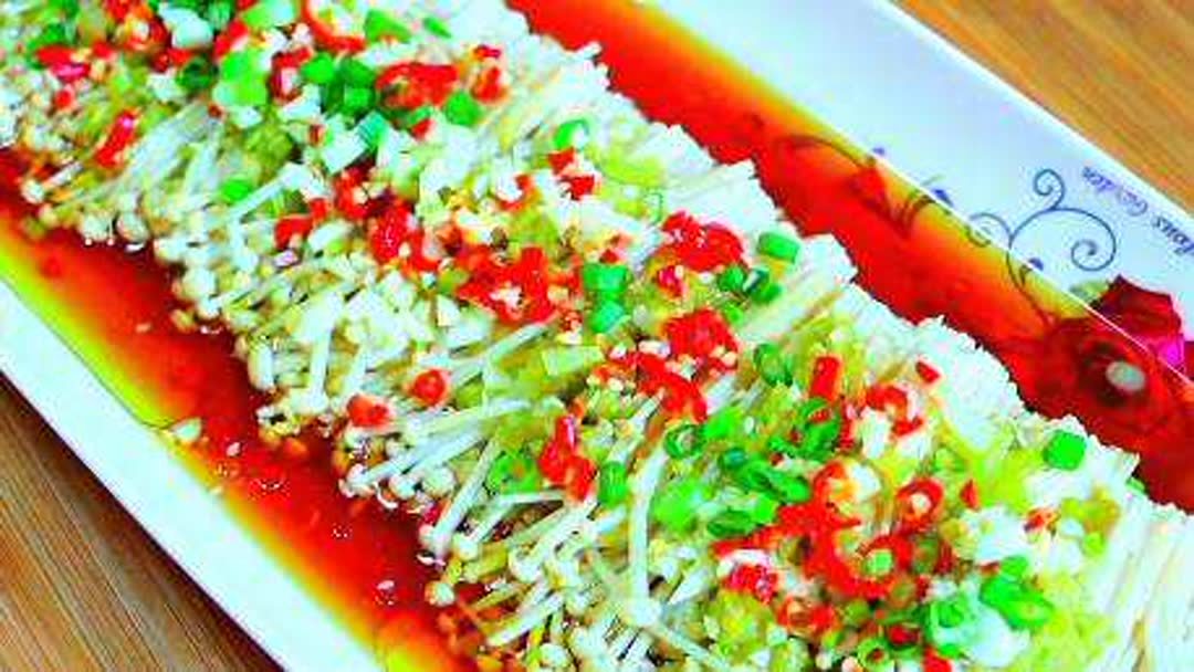 蒜蓉金针菇最好吃的做法,成本5块钱,鲜香又开胃,比烫火锅美味