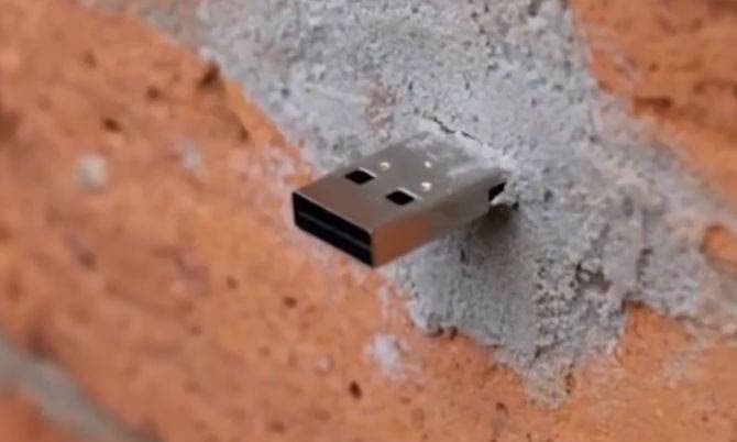 纽约街头的神秘USB接口,无数人在寻找里面有什么秘密