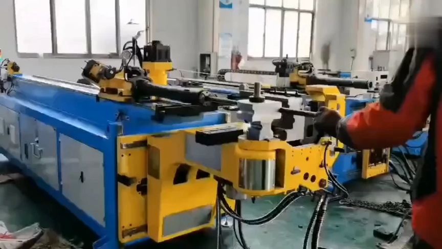 全自动数控弯管机,适用于各种管端成型加工折弯机