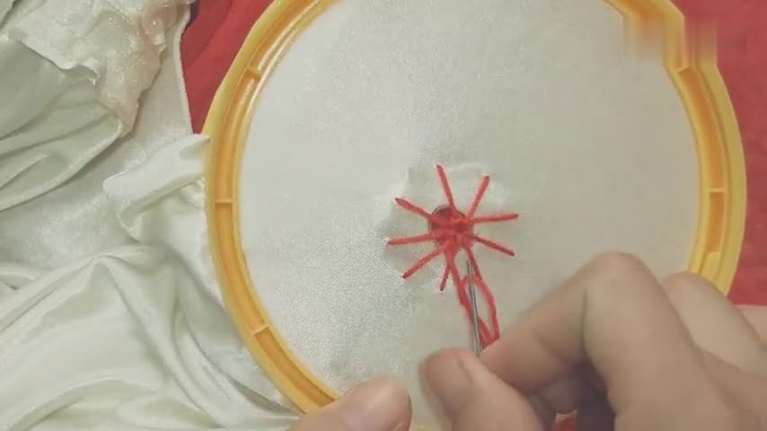 破洞修补针法教程,特殊布料修补方法有讲究