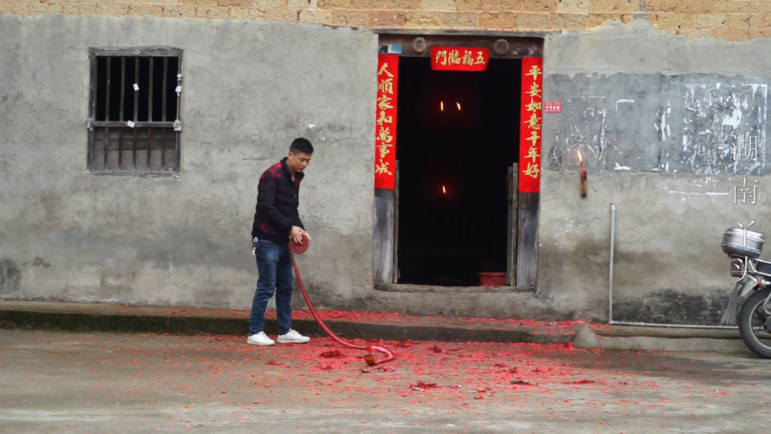 湖南农村除夕的年夜饭,简单却很热闹,这才是浓浓过年味道!