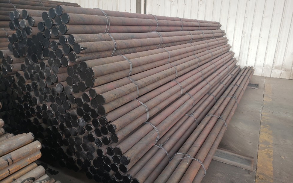 棒磨机钢棒装车啦!今天是个好日子!