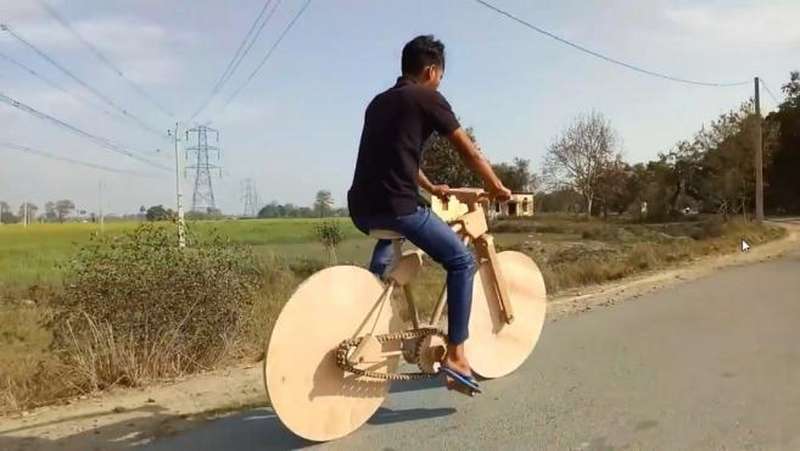 奇葩设计:印度小伙亲手教大家如何制作一辆木质自行车!