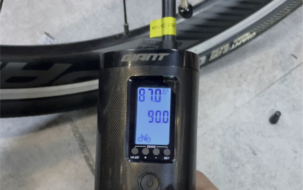 捷安特多用途电动打气筒