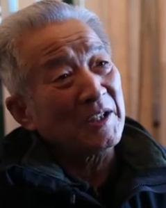 ...写完《红楼梦》的最后一句,南京老人王振顺终于用毛笔手抄完了中国...