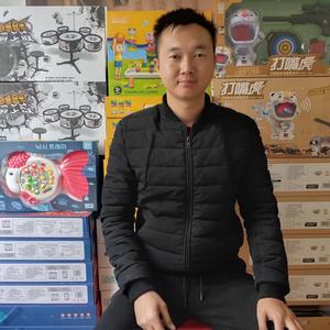 挖机小添在摆摊 