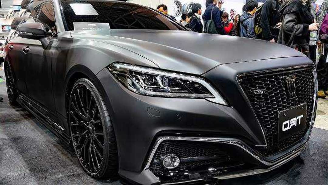 新一代丰田皇冠来了,新车比奥迪A6还漂亮,22万还要啥大众帕萨特