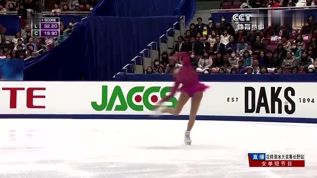 浅田真央开场现致命失误 短节目表现差强人意
