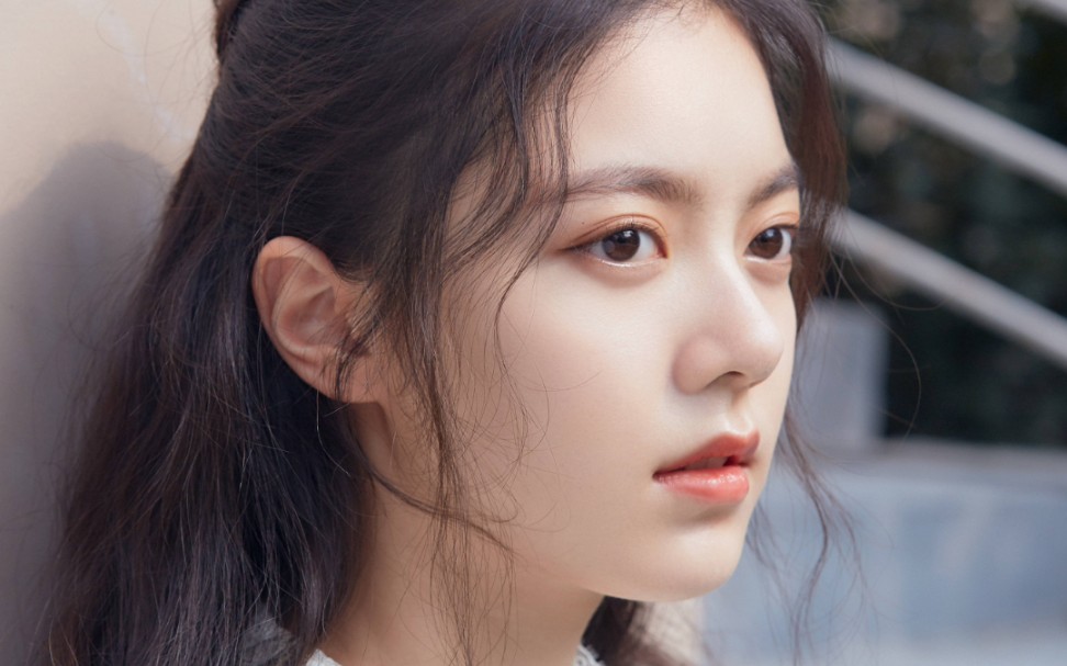 ...看看麦麦在大学的精彩表现吧,赵今麦中央戏剧学院《垃圾分类宣传片...