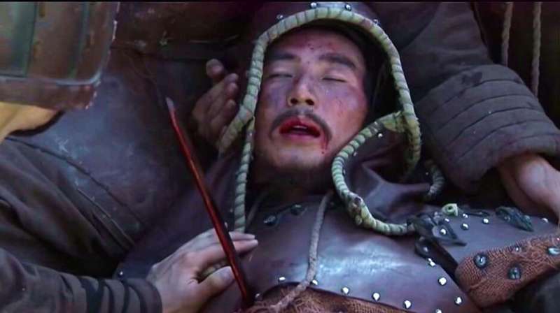 小兵确定敌军有埋伏,将军不信,下一刻将军悲剧了