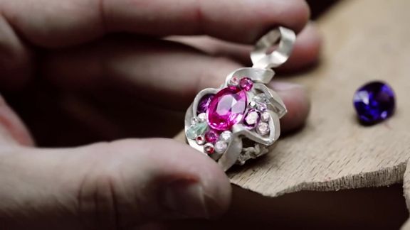 这个钻戒售价上百万,看完制作过程你会买么?