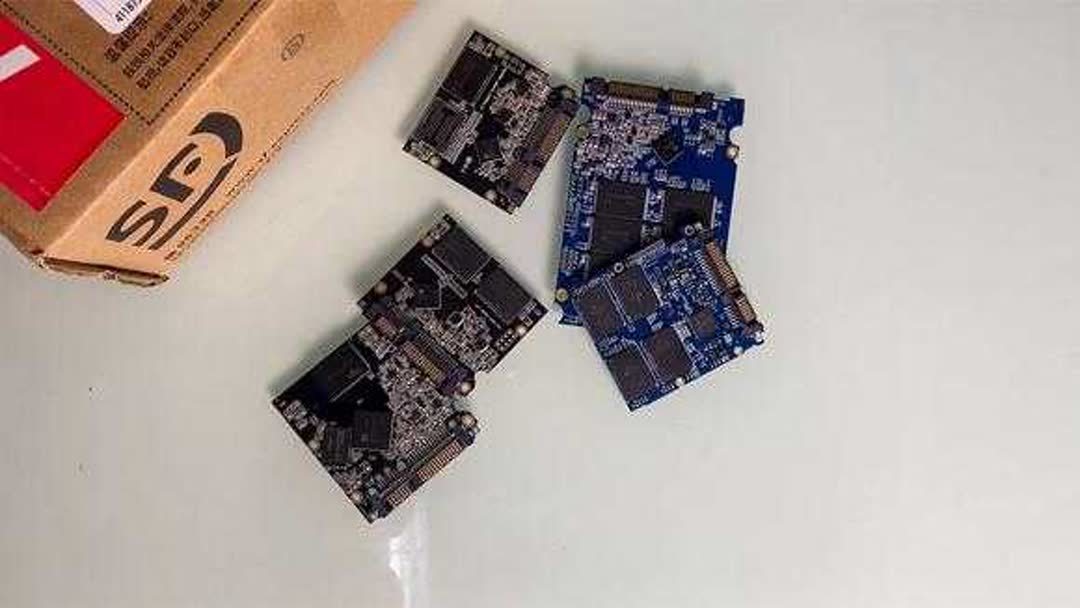 日立1T硬盘强制拷贝差点酿成悲剧,宏哥数据恢复全国巡游提上日程