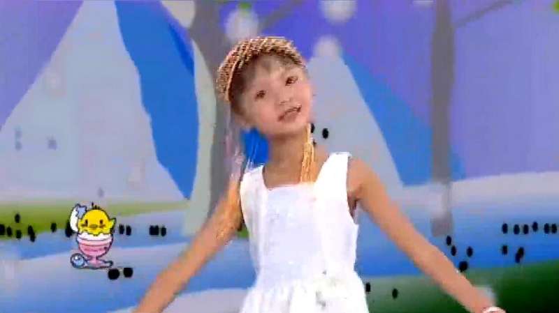 铃儿响叮当,看小可爱们如何表演这首歌曲,跳得好看唱的好听