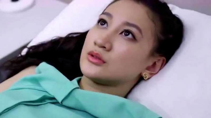 美女做试管婴儿全程直播,还要老公帮她打针,真是活久见