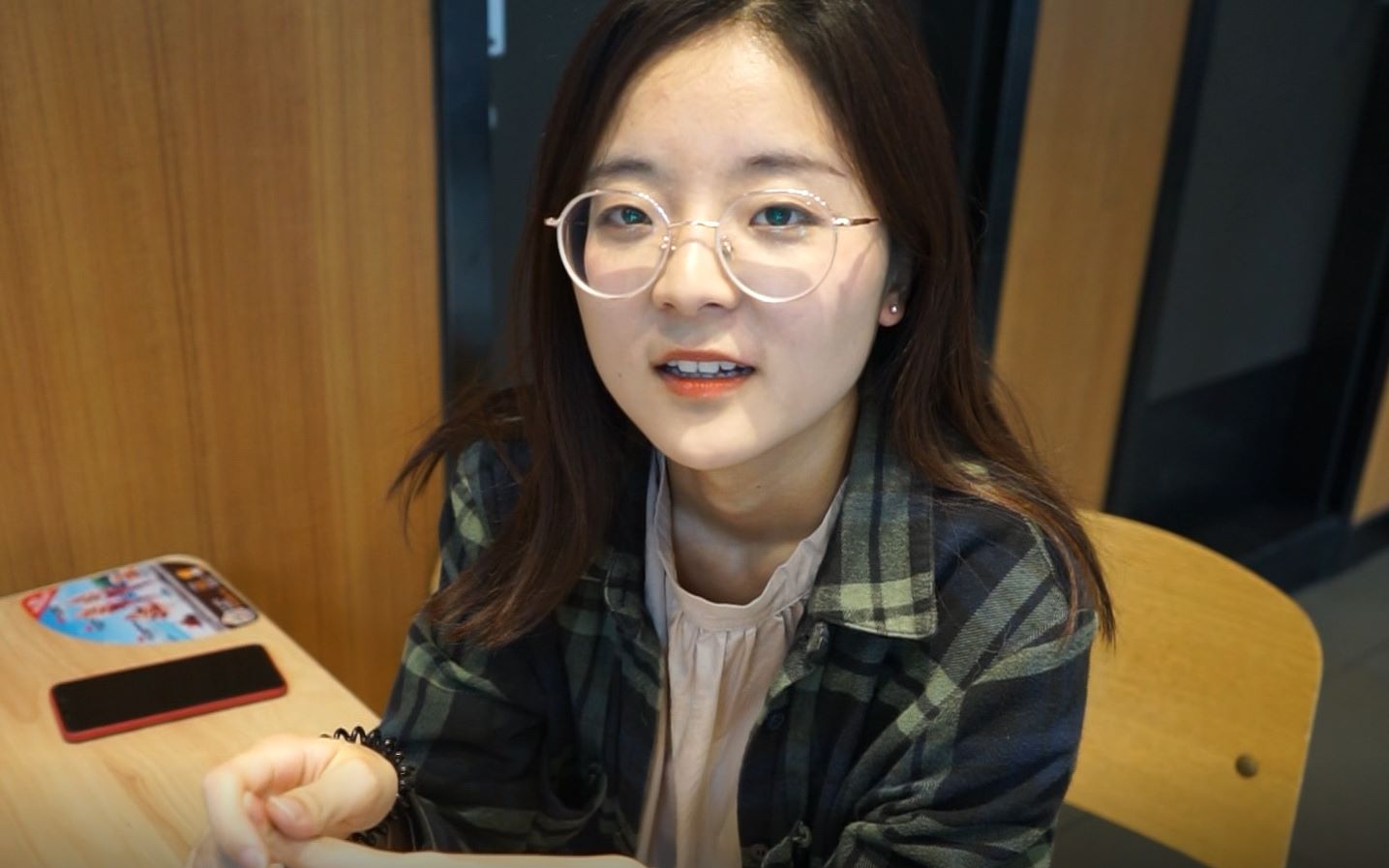 【打耳洞vlog】去网红店打耳洞是怎样一种体验?