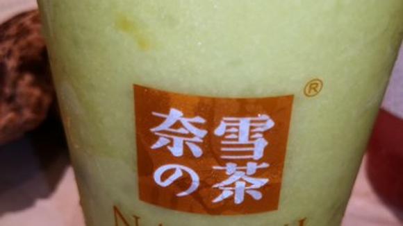 奈雪的茶粉丝们排队几小时到底为什么?