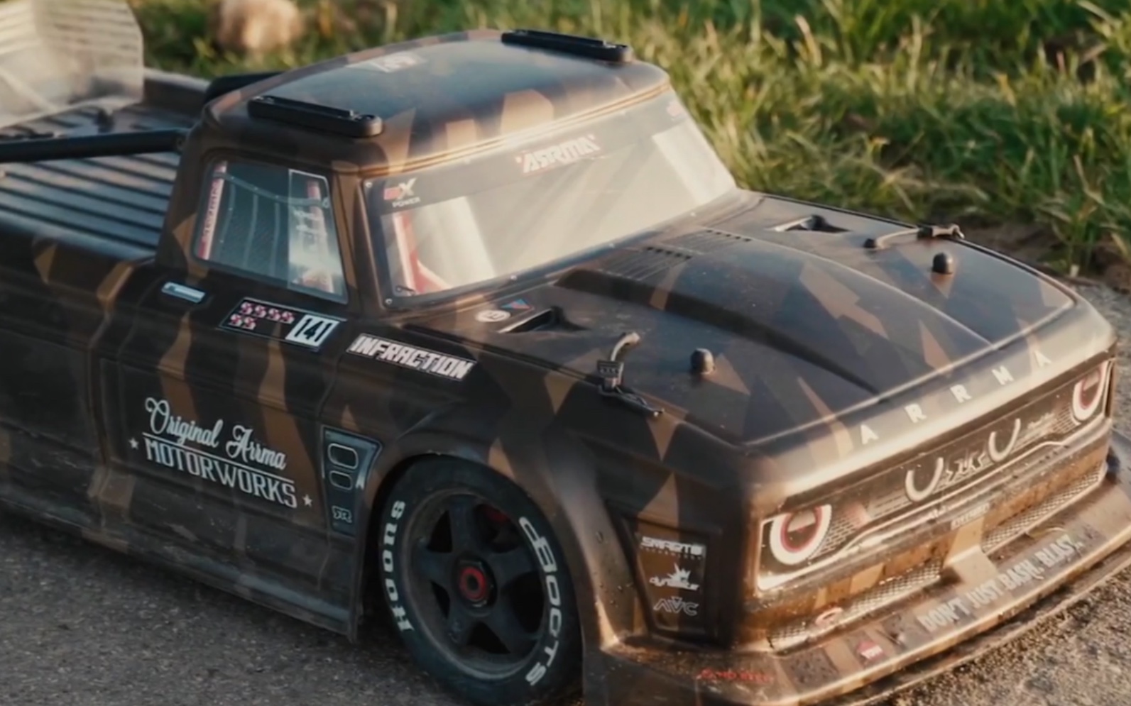 arrma 违法 者 1/7 竞速平路 皮卡 车 极限测速 rc 遥控模型 赛车