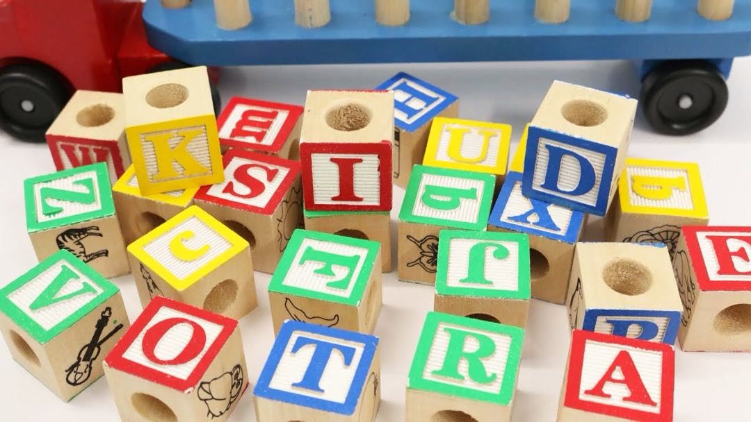 益智积木玩具 教小朋友认识26个英文字母