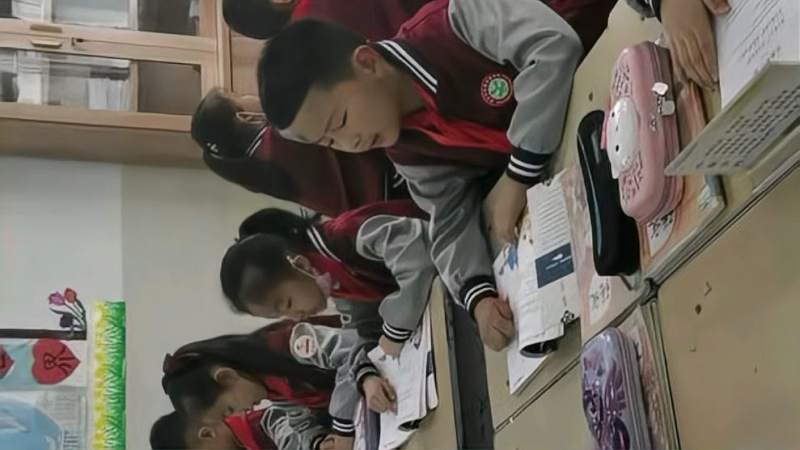 诵读经典,感受优秀传统文化