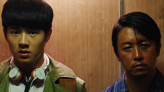 小伙破案竟然偶遇凶手,真是太刺激了,侦探一眼竟认出他