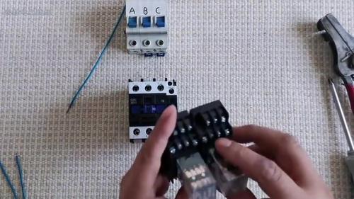 电动机缺相保护线路接线方法#电工知识 #零基础学电工