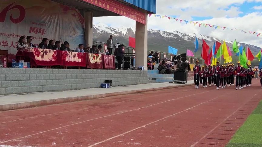 乌玛乡第一中心小学第三十四届运动会彩旗方队入场 #