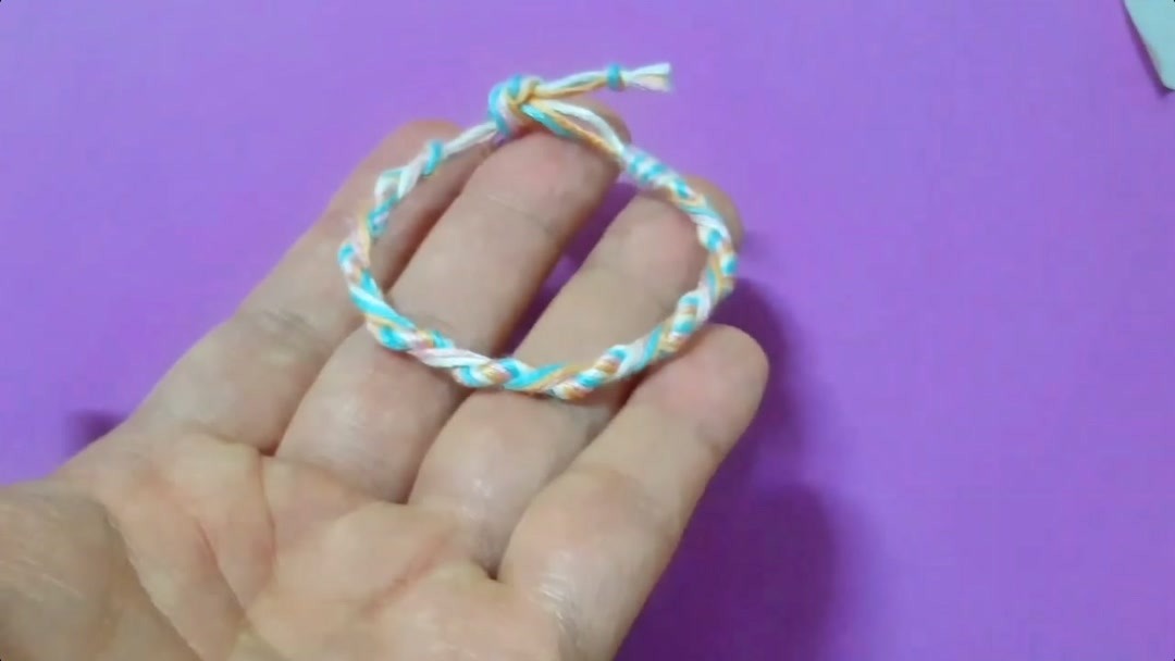 手工绳编教程,彩绳手链的编制方法!