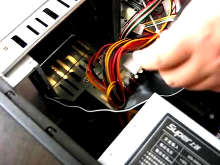 19 电脑IDE数据线与光驱连接视频