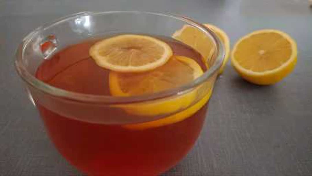 柠檬茶里到底要不要放茶叶,告诉你正确做法,不苦不涩,超好喝。