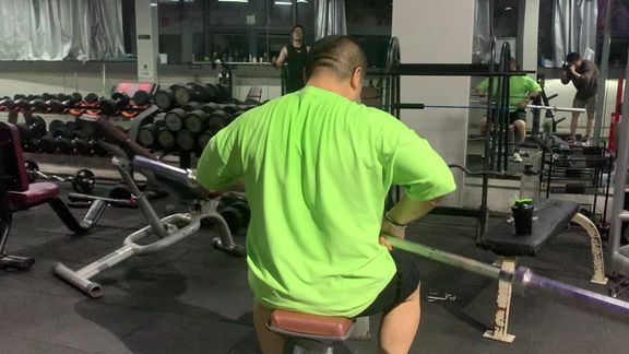 歇了一个礼拜,昨天第一天腿今天有点疲劳,本来想休息