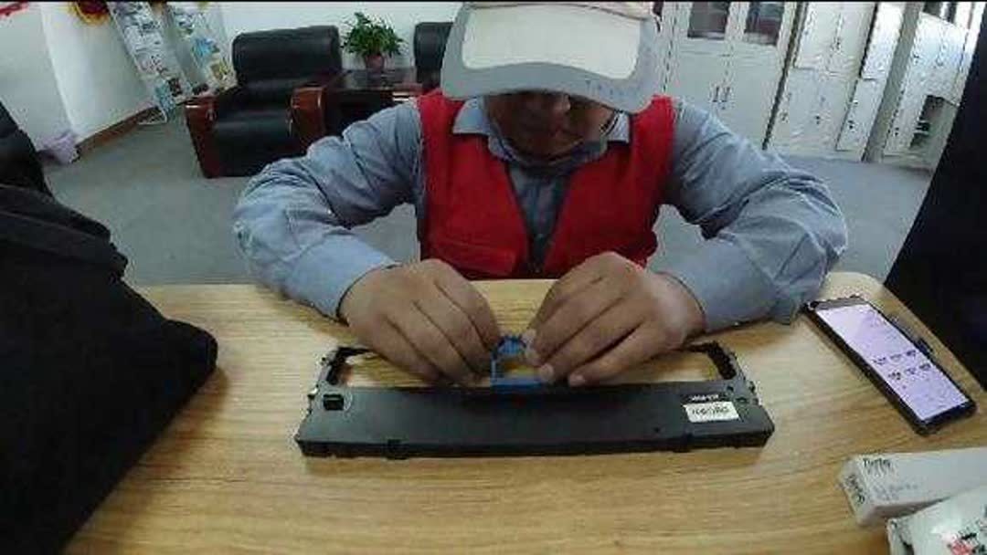 更换打印机色带,是财会人员的必备技能吗?解决发票打印浅的问题