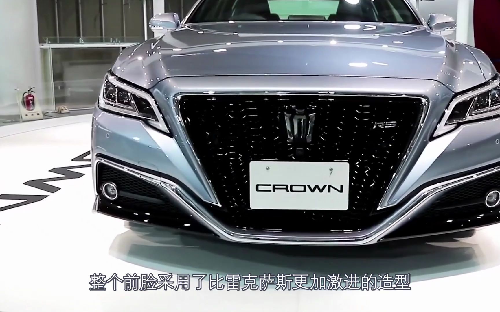 23万元!2022款丰田皇冠登场,黄金动力2.0T+8AT,比奥迪A6还漂亮