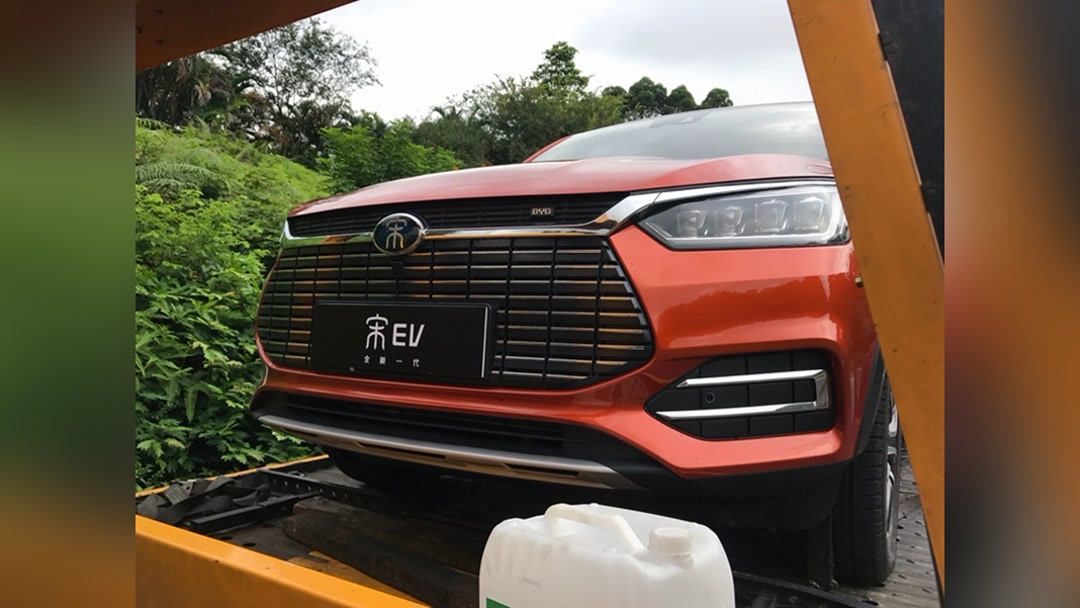 小鸡变凤凰!新款比亚迪宋EV实车曝光,这颜值才是国产最美