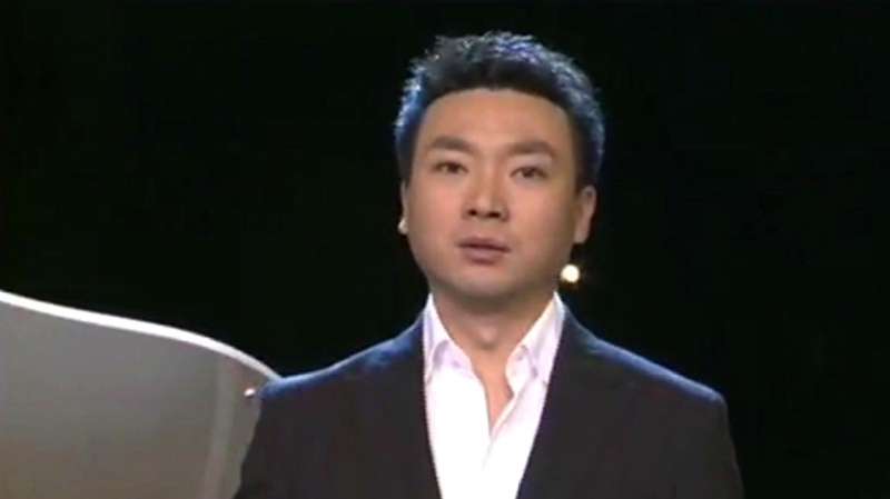 央视主持人诗歌朗诵——《无题》,轻柔婉转的声音令人动容