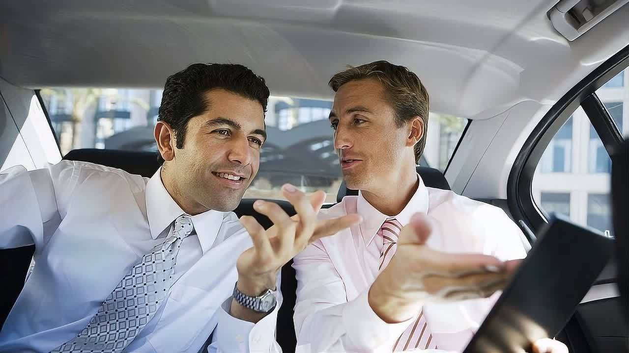 与领导一起坐车时,副驾自己坐还是领导坐?不懂的人也许会丢工作