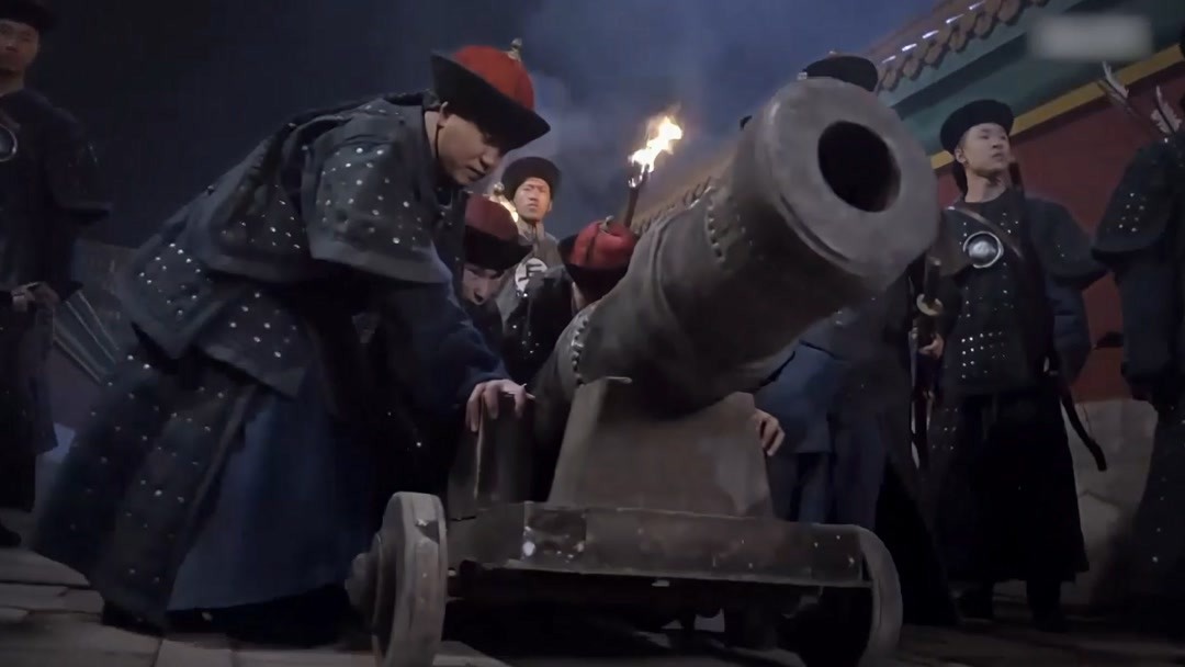 铠甲勇士穿越回古代,士兵为了抓他们,把大炮都搬出来了!