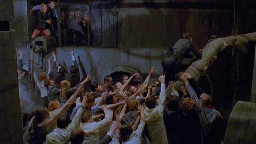 《生化危机》T病毒泄露,把500人变成不死丧尸!经典科幻惊悚