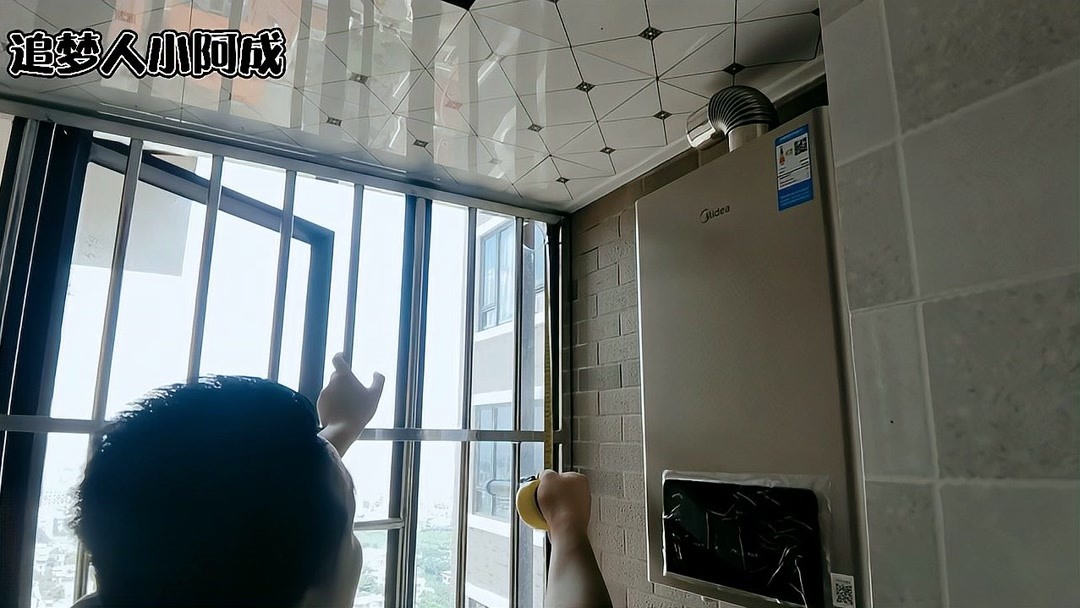 热水器跟燃气表距离太近,就80公分太难安装了