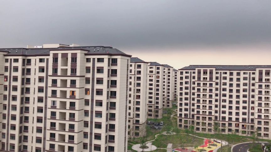 小伙记录天气突变 上海百年一遇暴风雨 电闪雷鸣 真正的倾盆大雨