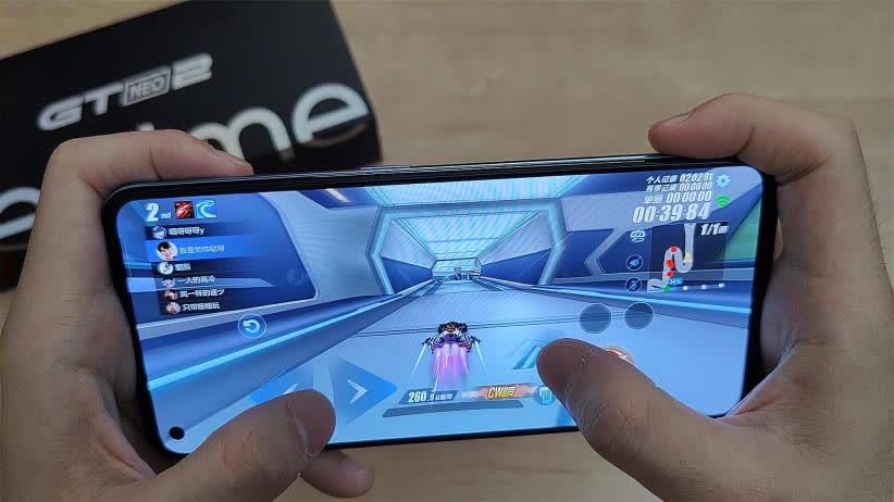 600赫兹触控采样率太牛!realme真我GT Neo2全网首发QQ飞车体验!