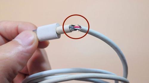 手机数据线折断了怎样办?用这个小方法,2分钟完美保护,挺实用