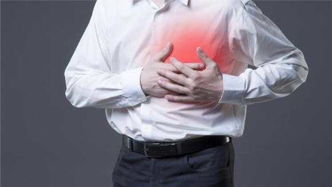 心梗出现有前兆,这3个症状要留意了,及时就医检查很重要