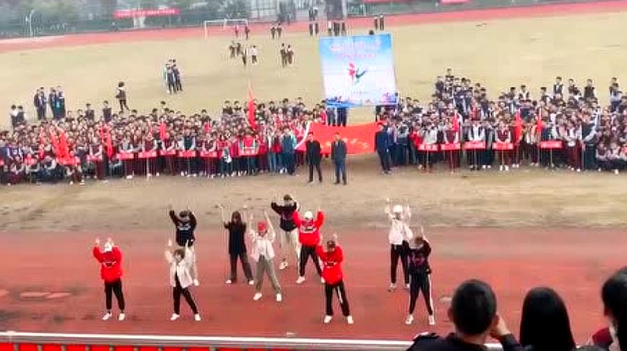 校园运动会开场舞蹈,节奏感很强,这音乐真是带劲啊!