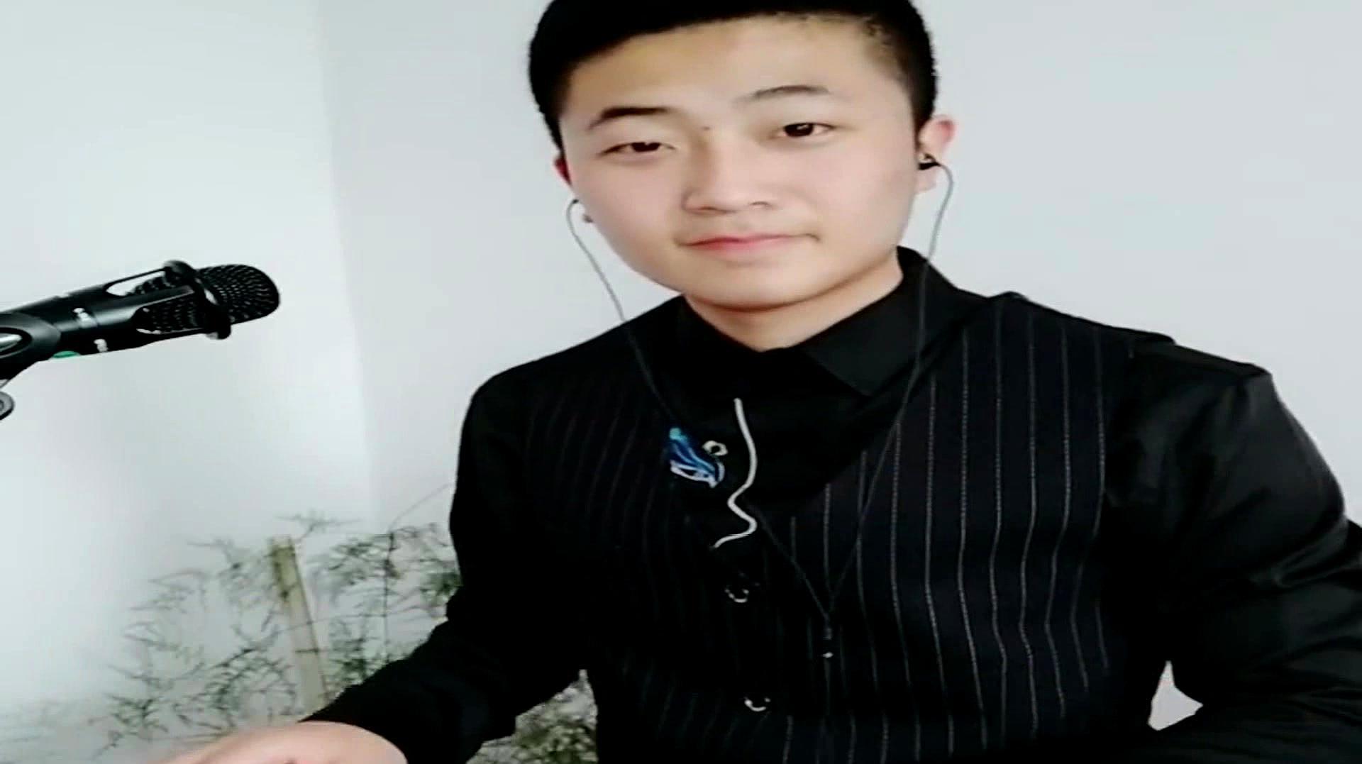 一首经典老歌《最真的梦》,你是那美梦难忘记,深藏在记忆中!