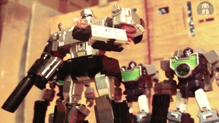 达人定格动画,完美再现G1变形金刚情节