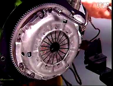 单片式离合器的工作原理 汽车维修