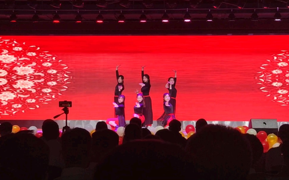 大学晚会舞蹈表演+排练花絮