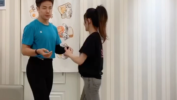 直播课2022/09/18salsa简单好看的动作